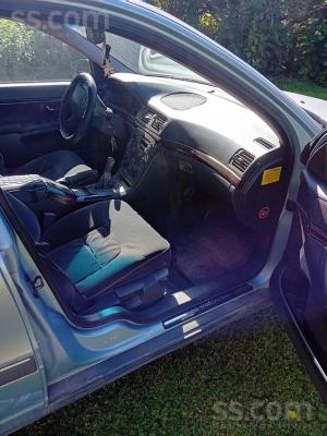 Blue Volvo S80 2000 in Limbazi, with an engine capacity of 2.40 L and mileage of 376 thousand km for 1350 €, photo 5 on AUTOMOTO.COM.LV