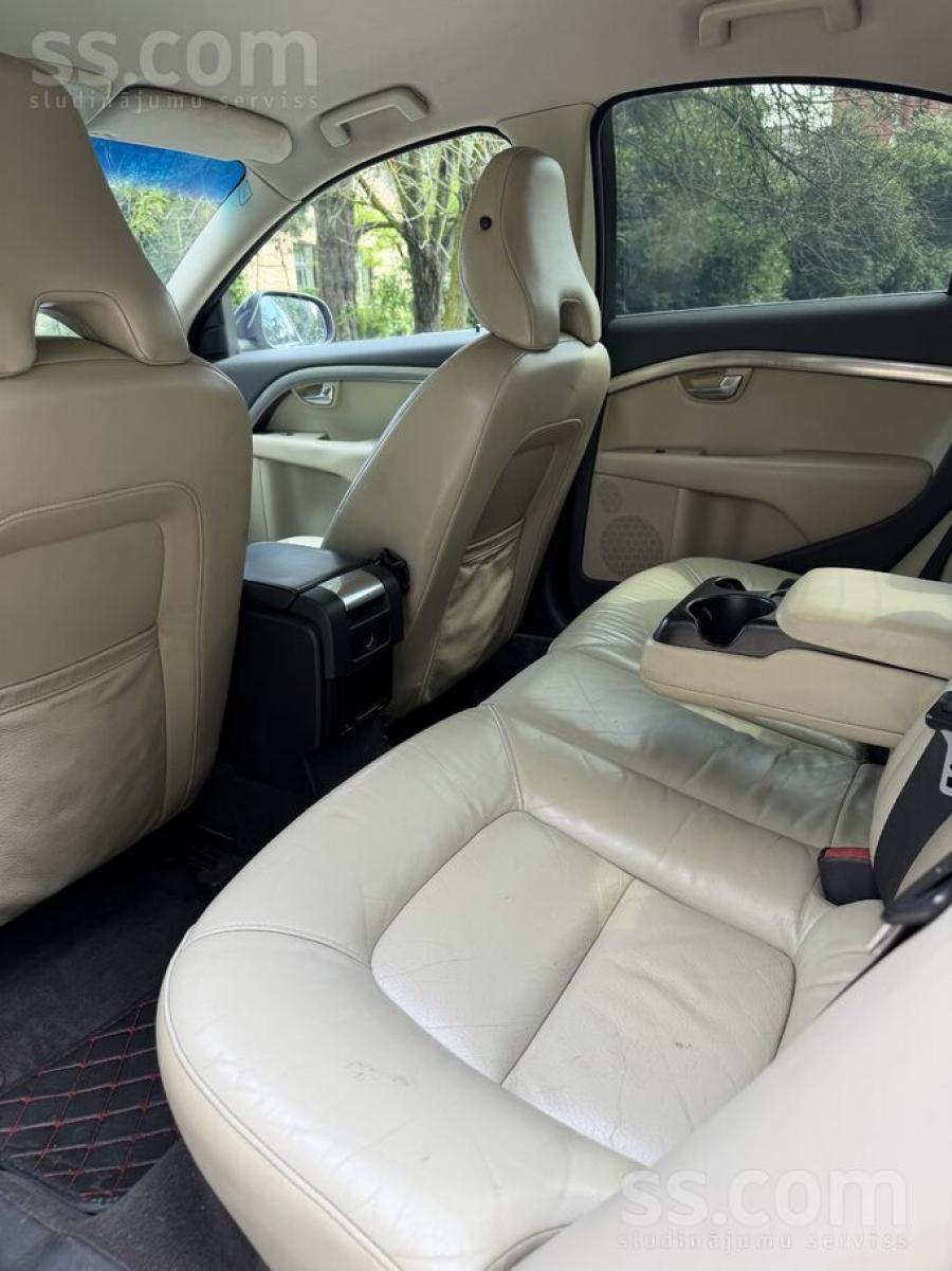 Blue Volvo S80 2007 in Riga, with an engine capacity of 2.40 L and mileage of 411 thousand km for 3600 €, photo 8 on AUTOMOTO.COM.LV