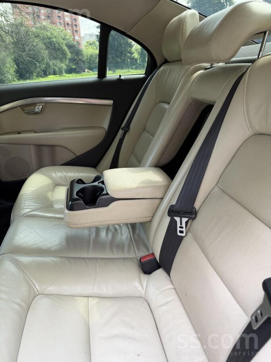 Blue Volvo S80 2007 in Riga, with an engine capacity of 2.40 L and mileage of 411 thousand km for 3600 €, photo 9 on AUTOMOTO.COM.LV