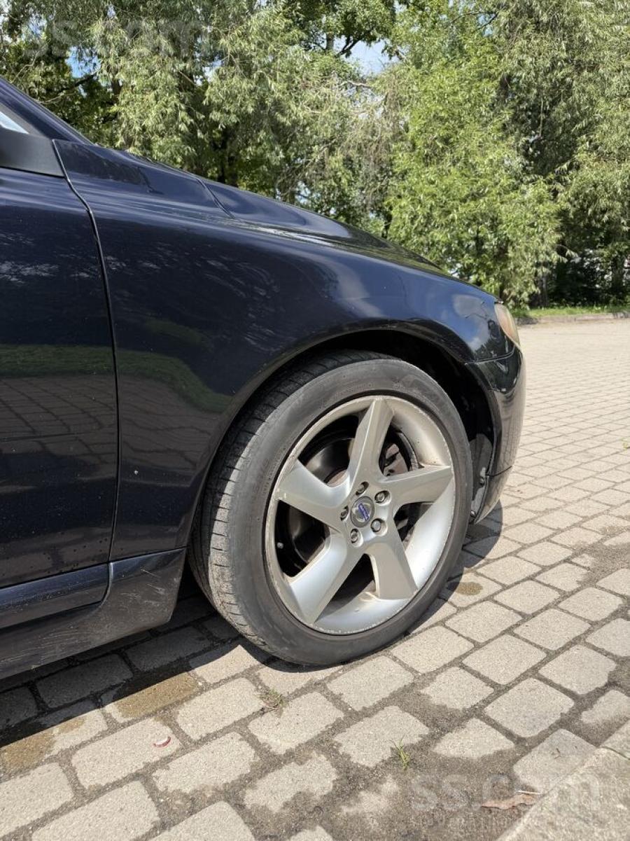 Blue Volvo S80 2007 in Riga, with an engine capacity of 2.40 L and mileage of 411 thousand km for 3600 €, photo 13 on AUTOMOTO.COM.LV