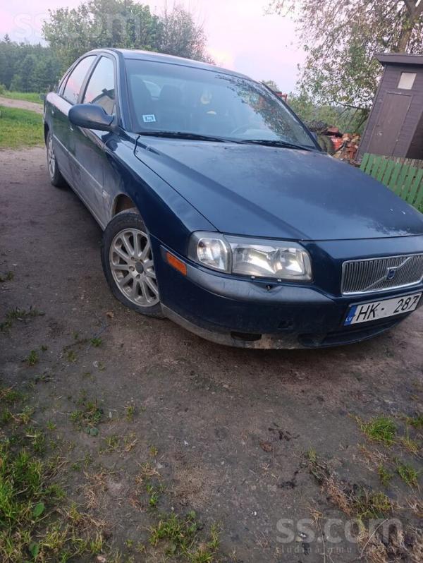 Blue Volvo S80 1999 in Rezekne, with an engine capacity of 2.50 L and mileage of 0 thousand km for 350 €, photo 2 on AUTOMOTO.COM.LV