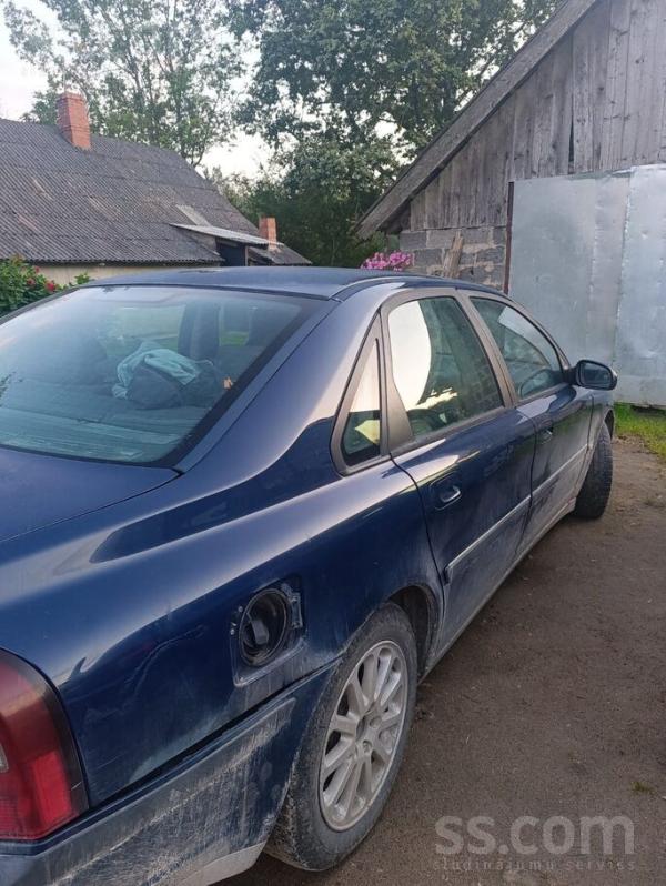 Blue Volvo S80 1999 in Rezekne, with an engine capacity of 2.50 L and mileage of 0 thousand km for 350 €, photo 5 on AUTOMOTO.COM.LV