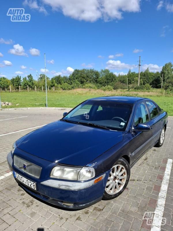 Blue Volvo S80 1999 in Elektrenai, with an engine capacity of 2.40 L and mileage of 280 thousand km for 700 €, photo 1 on AUTOMOTO.COM.LV