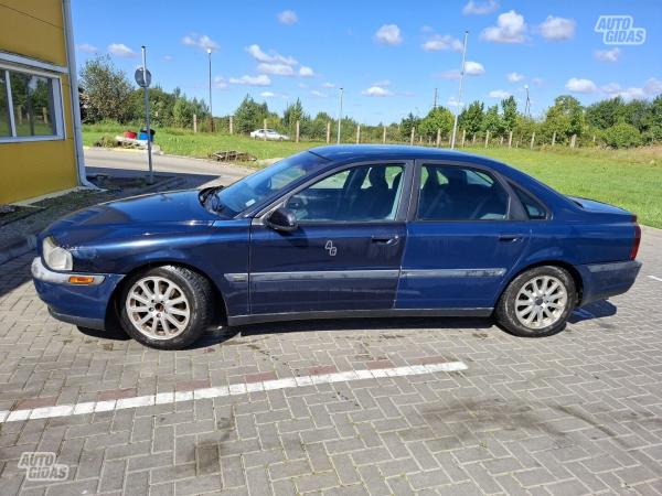Blue Volvo S80 1999 in Elektrenai, with an engine capacity of 2.40 L and mileage of 280 thousand km for 700 €, photo 4 on AUTOMOTO.COM.LV