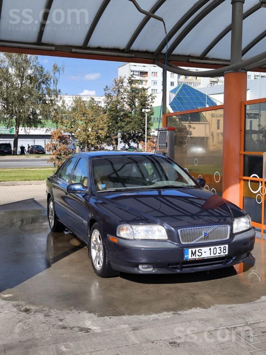 Zils Volvo S80 1999 Rīga, ar dzinēja tilpumu 2.50 L un nobraukumu 414 tūkst. km par 900 €, foto 4 vietnē AUTOMOTO.COM.LV