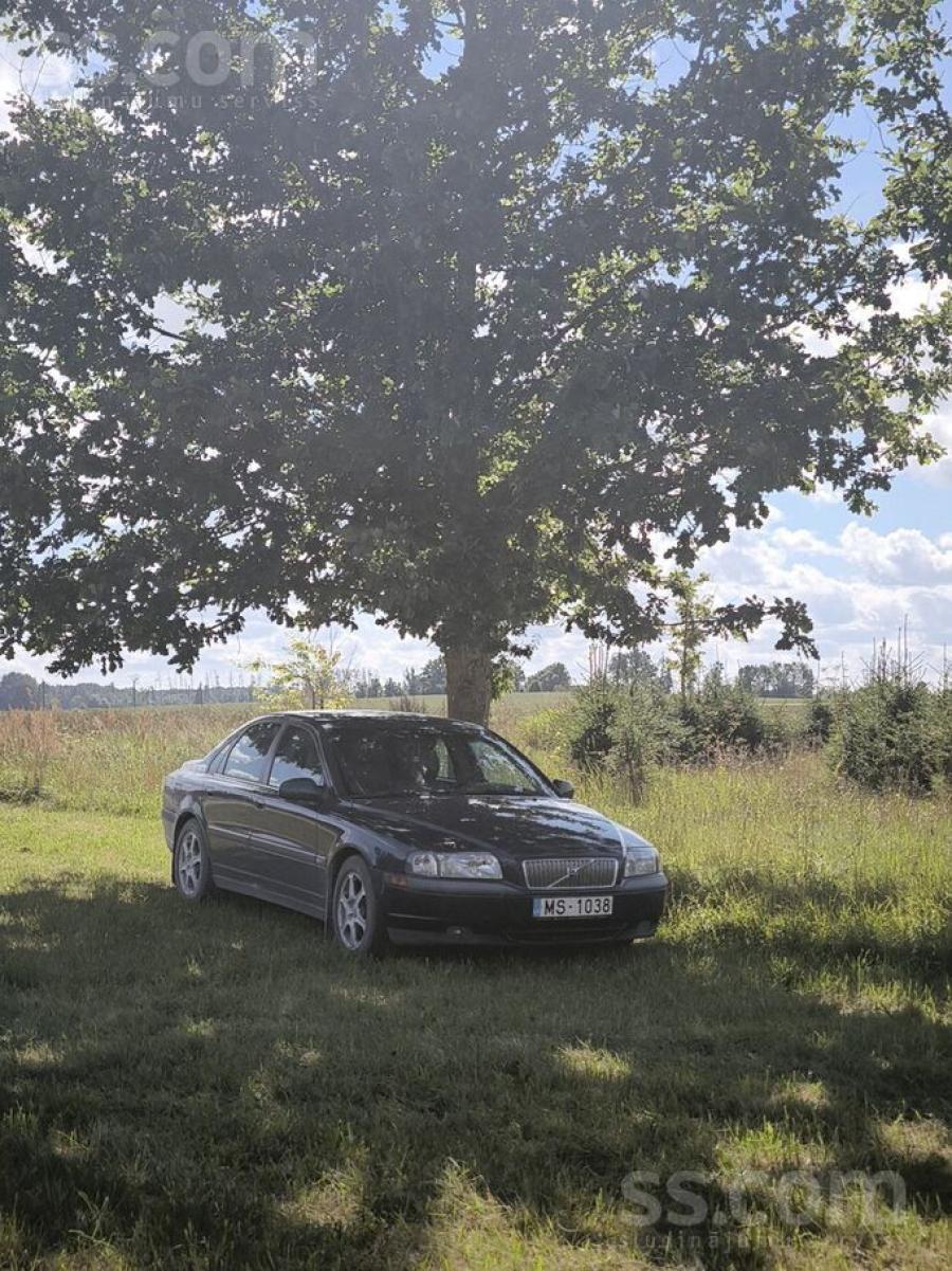Zils Volvo S80 1999 Rīga, ar dzinēja tilpumu 2.50 L un nobraukumu 414 tūkst. km par 900 €, foto 5 vietnē AUTOMOTO.COM.LV