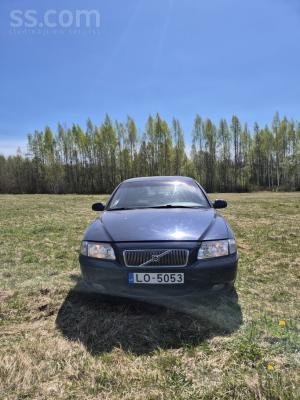 Zils Volvo S80 1999 Ludza, ar dzinēja tilpumu 2.50 L un nobraukumu 325 tūkst. km par 750 €, foto  vietnē AUTOMOTO.COM.LV