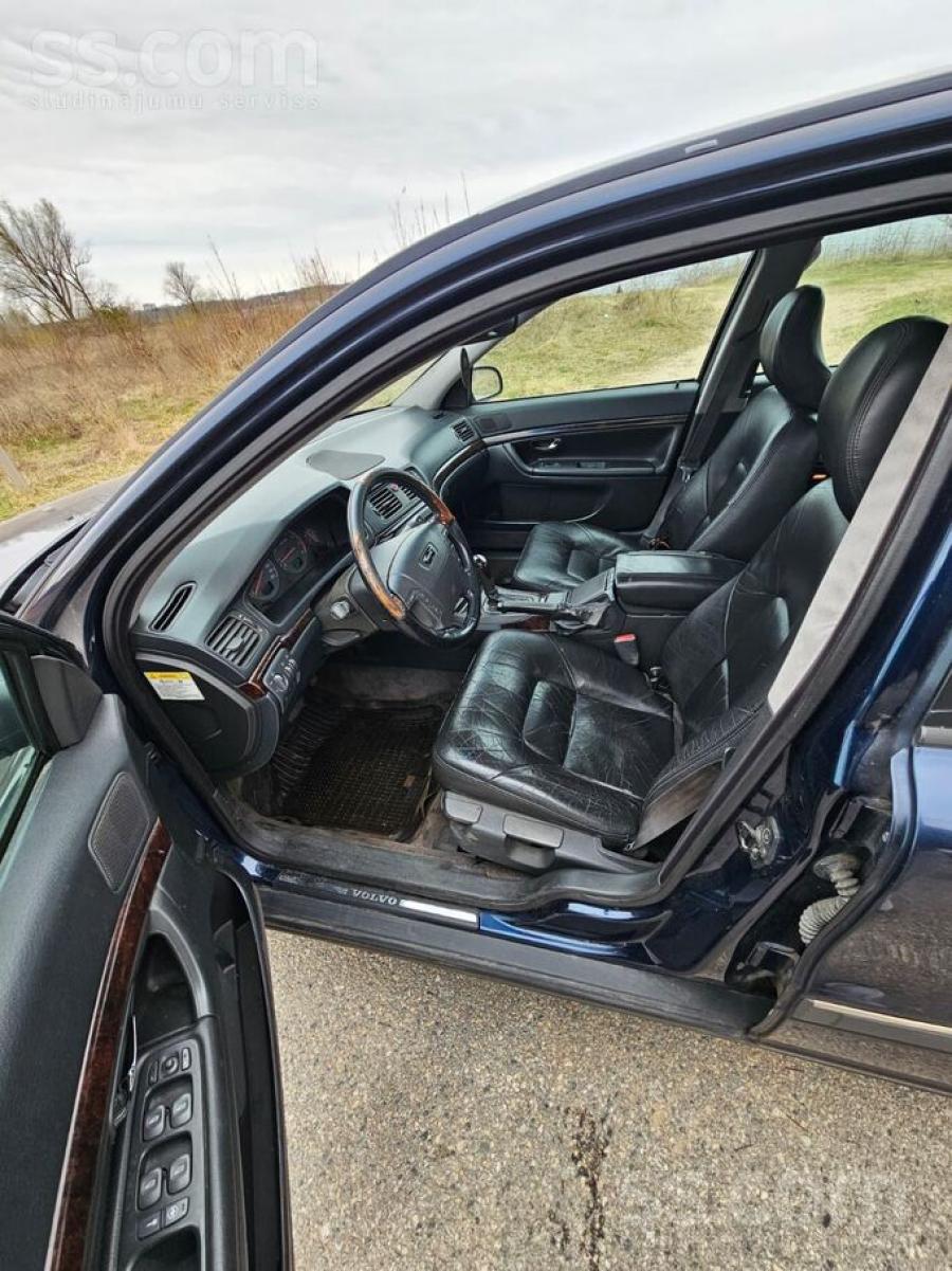 Blue Volvo S80 1999 in Riga, with an engine capacity of 3.00 L and mileage of 249 thousand km for 1100 €, photo 9 on AUTOMOTO.COM.LV