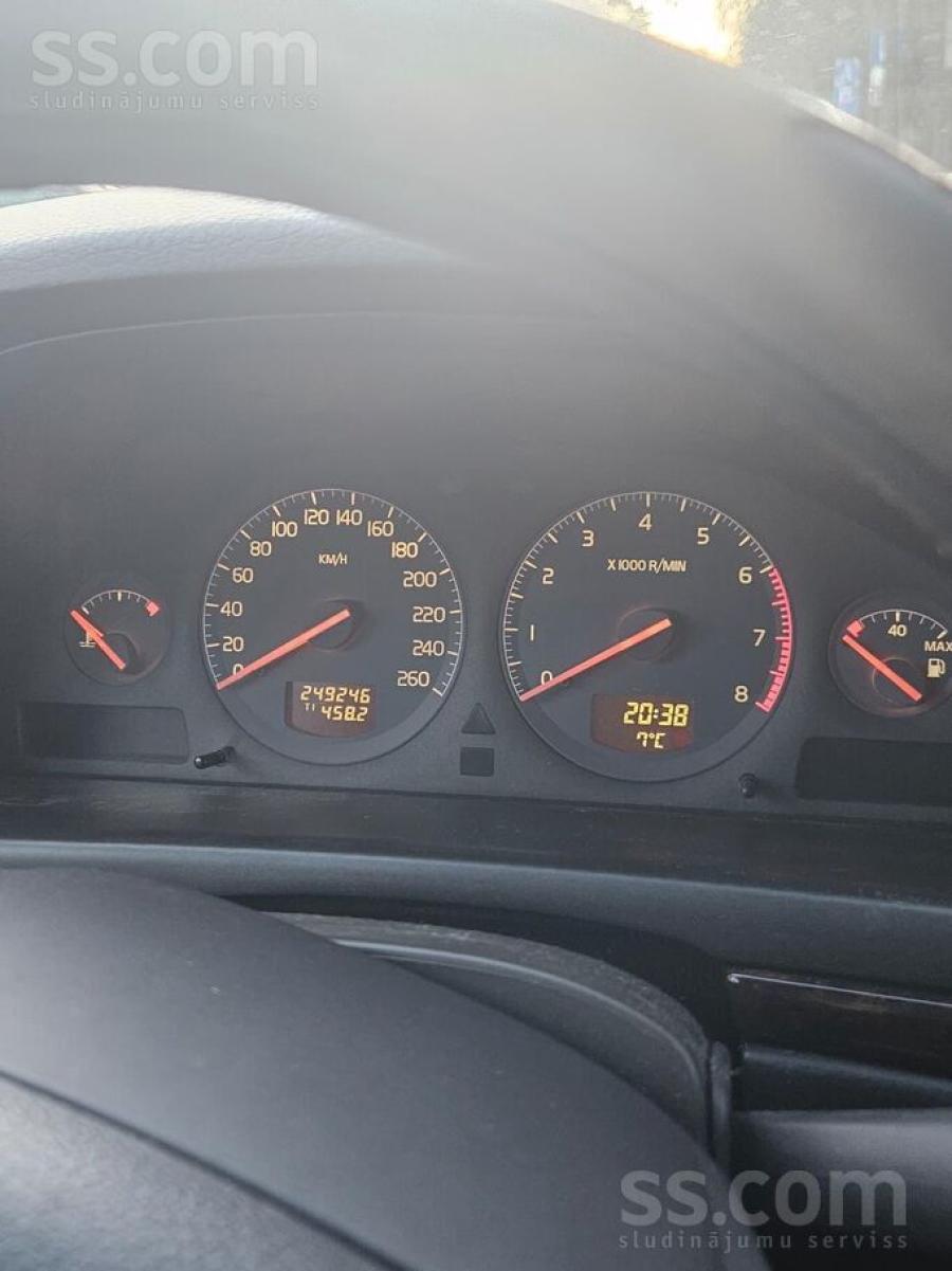 Blue Volvo S80 1999 in Riga, with an engine capacity of 3.00 L and mileage of 249 thousand km for 1100 €, photo 10 on AUTOMOTO.COM.LV