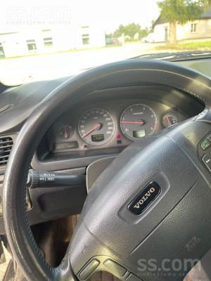Blue Volvo S80 1999 in Cesis, with an engine capacity of 2.50 L and mileage of 490 thousand km for 1150 €, photo 7 on AUTOMOTO.COM.LV