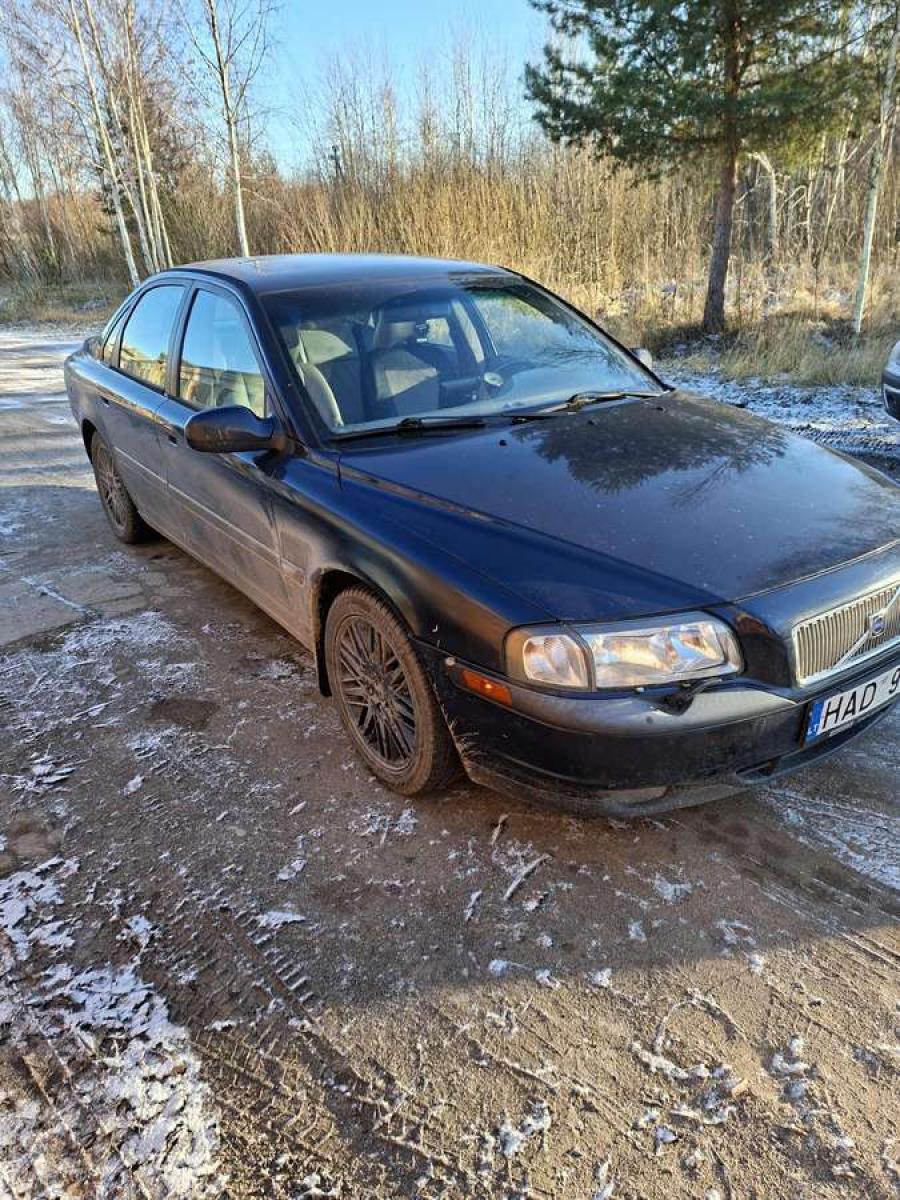 Blue Volvo S80 2000 in Siauliai, with an engine capacity of 2.78 L and mileage of 350 thousand km for 600 €, photo 12 on AUTOMOTO.COM.LV
