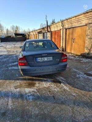 Blue Volvo S80 2000 in Siauliai, with an engine capacity of 2.78 L and mileage of 350 thousand km for 600 €, photo 13 on AUTOMOTO.COM.LV