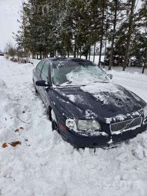 Blue Volvo S80 2000 in Dobele, with an engine capacity of 2.40 L and mileage of 255 thousand km for 350 €, photo 2 on AUTOMOTO.COM.LV