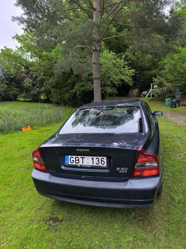 Blue Volvo S80 2000 in Elektrenai, with an engine capacity of 2.50 L and mileage of 295 thousand km for 580 €, photo 3 on AUTOMOTO.COM.LV