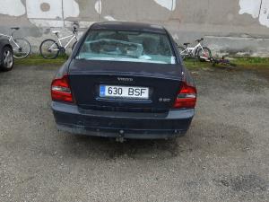 Zils Volvo S80 2000 Rakvere, ar dzinēja tilpumu 2.40 L un nobraukumu 400 tūkst. km par 300 €, foto 5 vietnē AUTOMOTO.COM.LV