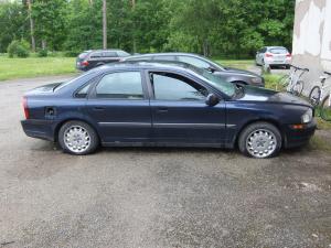 Zils Volvo S80 2000 Rakvere, ar dzinēja tilpumu 2.40 L un nobraukumu 400 tūkst. km par 300 €, foto 9 vietnē AUTOMOTO.COM.LV