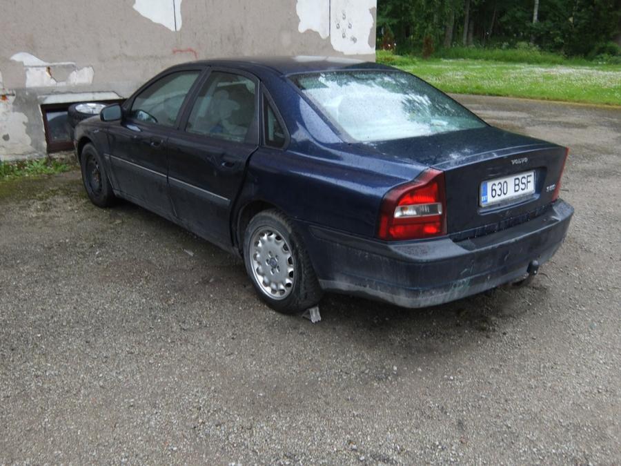 Zils Volvo S80 2000 Rakvere, ar dzinēja tilpumu 2.40 L un nobraukumu 400 tūkst. km par 300 €, foto 11 vietnē AUTOMOTO.COM.LV