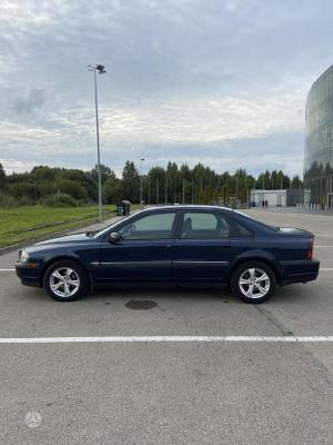 Zils Volvo S80 2000 Šauļi, ar dzinēja tilpumu 2.46 L un nobraukumu 465 tūkst. km par 1000 €, foto  vietnē AUTOMOTO.COM.LV