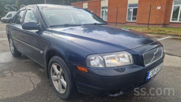 Blue Volvo S80 2000 in Riga, with an engine capacity of 2.40 L and mileage of 0 thousand km for 670 €, photo 2 on AUTOMOTO.COM.LV