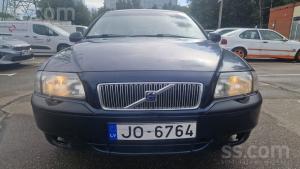 Blue Volvo S80 2000 in Riga, with an engine capacity of 2.40 L and mileage of 0 thousand km for 670 €, photo 4 on AUTOMOTO.COM.LV