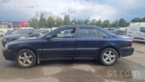 Blue Volvo S80 2000 in Riga, with an engine capacity of 2.40 L and mileage of 0 thousand km for 670 €, photo 5 on AUTOMOTO.COM.LV