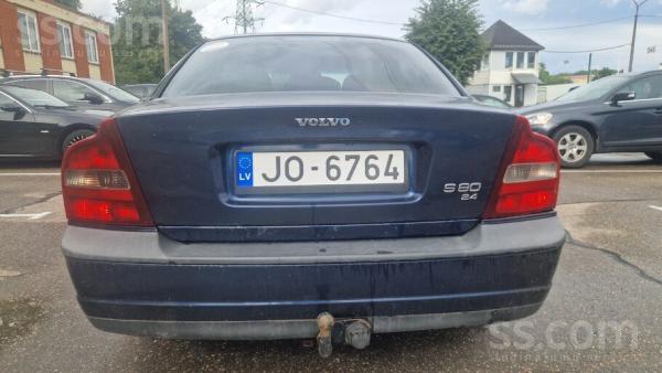 Blue Volvo S80 2000 in Riga, with an engine capacity of 2.40 L and mileage of 0 thousand km for 670 €, photo 8 on AUTOMOTO.COM.LV