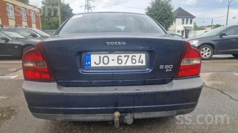 Blue Volvo S80 2000 in Riga, with an engine capacity of 2.40 L and mileage of 0 thousand km for 670 €, photo 9 on AUTOMOTO.COM.LV