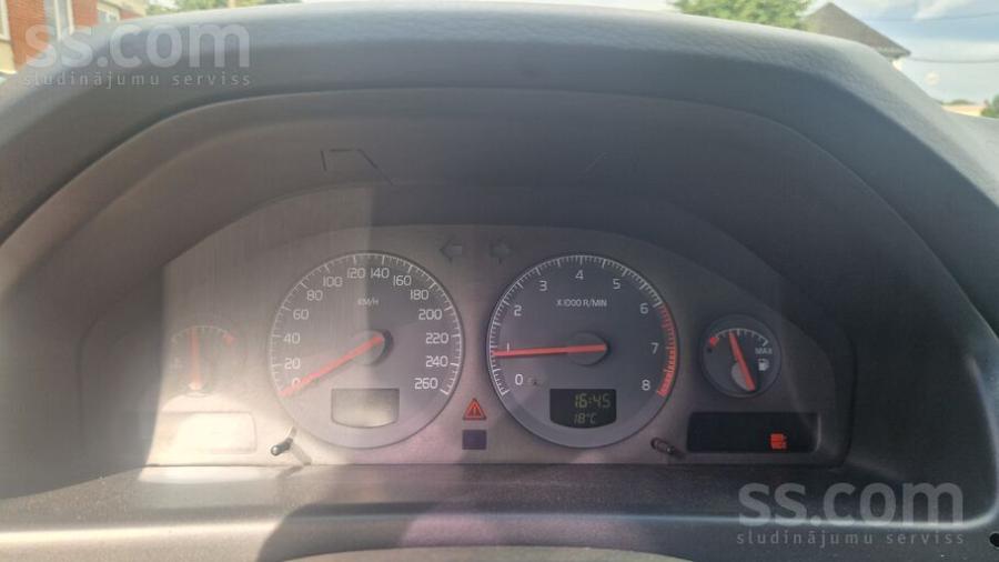 Blue Volvo S80 2000 in Riga, with an engine capacity of 2.40 L and mileage of 0 thousand km for 670 €, photo 11 on AUTOMOTO.COM.LV