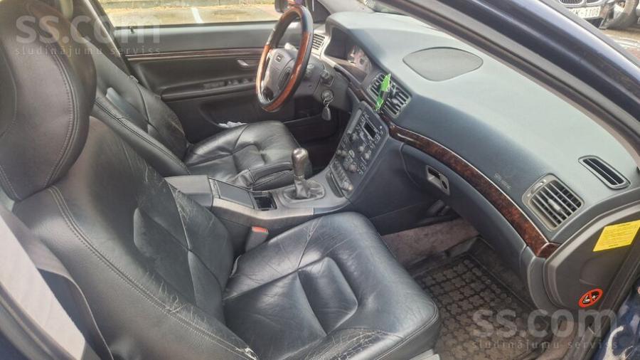 Blue Volvo S80 2000 in Riga, with an engine capacity of 2.40 L and mileage of 0 thousand km for 670 €, photo 13 on AUTOMOTO.COM.LV