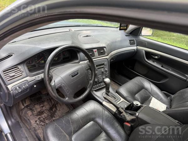 Blue Volvo S80 2000 in Saldus, with an engine capacity of 2.50 L and mileage of 352 thousand km for 950 €, photo 5 on AUTOMOTO.COM.LV