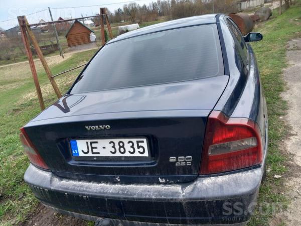 Zils Volvo S80 2001 Ludza, ar dzinēja tilpumu 2.50 L un nobraukumu 470 tūkst. km par 1000 €, foto 8 vietnē AUTOMOTO.COM.LV