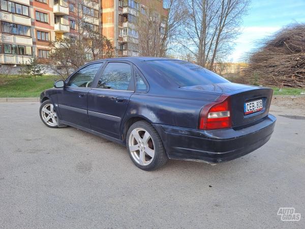 Blue Volvo S80 2001 in Klaipeda, with an engine capacity of 2.90 L and mileage of 253 thousand km for 800 €, photo 4 on AUTOMOTO.COM.LV