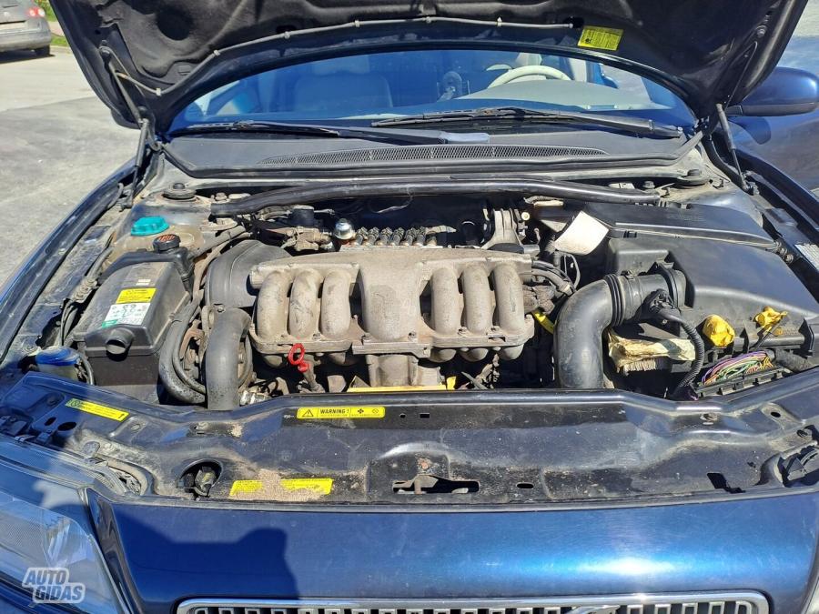 Blue Volvo S80 2001 in Klaipeda, with an engine capacity of 2.90 L and mileage of 253 thousand km for 800 €, photo 6 on AUTOMOTO.COM.LV