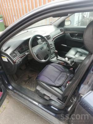 Zils Volvo S80 2001 Rīga, ar dzinēja tilpumu 2.40 L un nobraukumu 144 tūkst. km par 1600 €, foto 3 vietnē AUTOMOTO.COM.LV