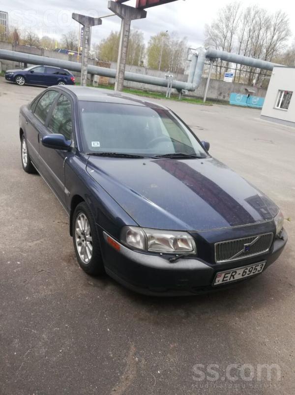 Zils Volvo S80 2001 Rīga, ar dzinēja tilpumu 2.40 L un nobraukumu 144 tūkst. km par 1600 €, foto 4 vietnē AUTOMOTO.COM.LV