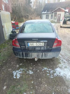 Blue Volvo S80 2002 in Talsi, with an engine capacity of 2.40 L and mileage of 307 thousand km for 1500 €, photo 6 on AUTOMOTO.COM.LV