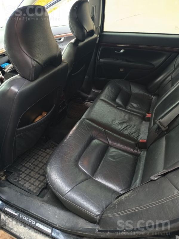Blue Volvo S80 2002 in Talsi, with an engine capacity of 2.40 L and mileage of 307 thousand km for 1500 €, photo 7 on AUTOMOTO.COM.LV