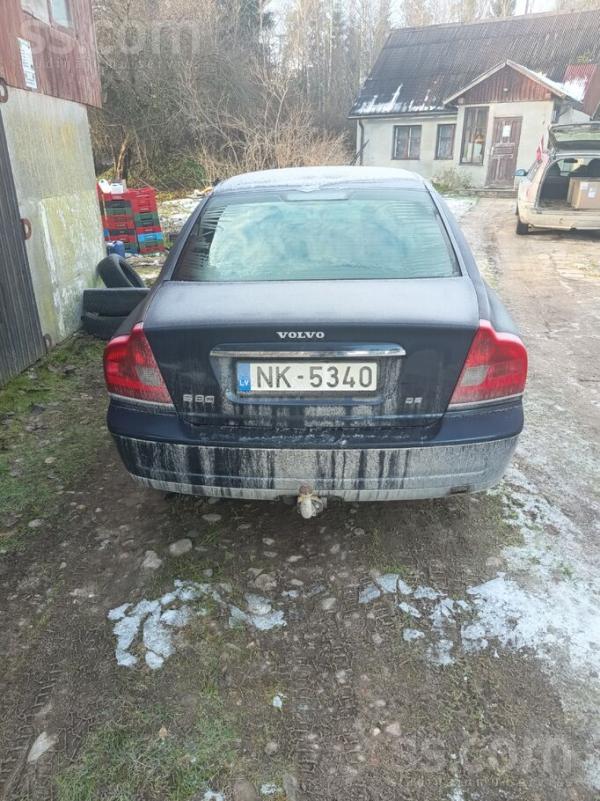 Blue Volvo S80 2002 in Talsi, with an engine capacity of 2.40 L and mileage of 307 thousand km for 1500 €, photo 6 on AUTOMOTO.COM.LV