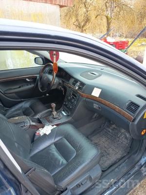 Blue Volvo S80 2002 in Talsi, with an engine capacity of 2.40 L and mileage of 307 thousand km for 1500 €, photo 12 on AUTOMOTO.COM.LV