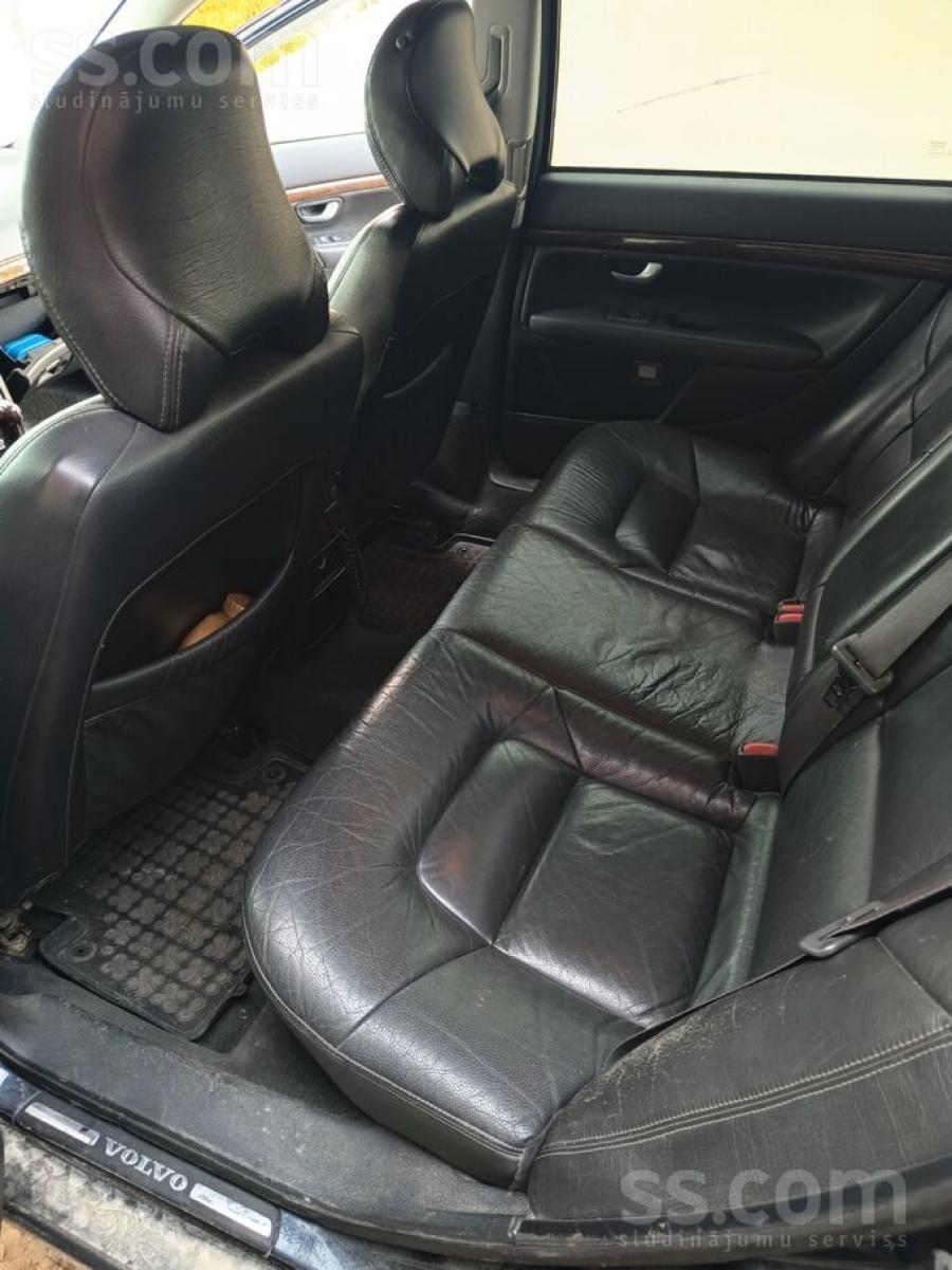 Blue Volvo S80 2002 in Talsi, with an engine capacity of 2.40 L and mileage of 307 thousand km for 1500 €, photo 9 on AUTOMOTO.COM.LV