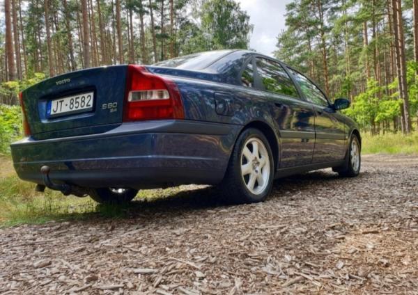 Zils Volvo S80 2002 Mārupe, ar dzinēja tilpumu 2.40 L un nobraukumu 323 tūkst. km par 1600 €, foto 3 vietnē AUTOMOTO.COM.LV