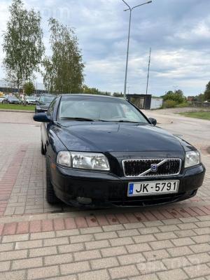 Zils Volvo S80 2002 Rēzekne, ar dzinēja tilpumu 2.40 L un nobraukumu 306 tūkst. km par 1000 €, foto 4 vietnē AUTOMOTO.COM.LV