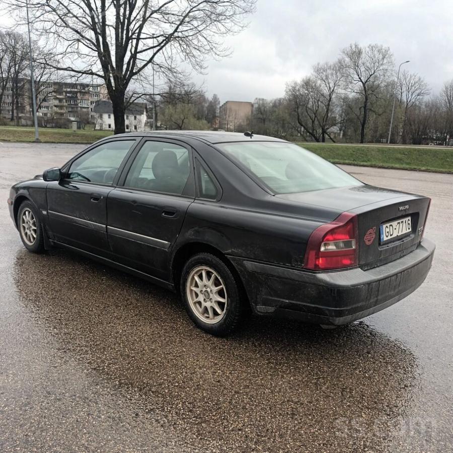 Zils Volvo S80 2002 Aizkraukle, ar dzinēja tilpumu 2.40 L un nobraukumu 565 tūkst. km par 630 €, foto 3 vietnē AUTOMOTO.COM.LV