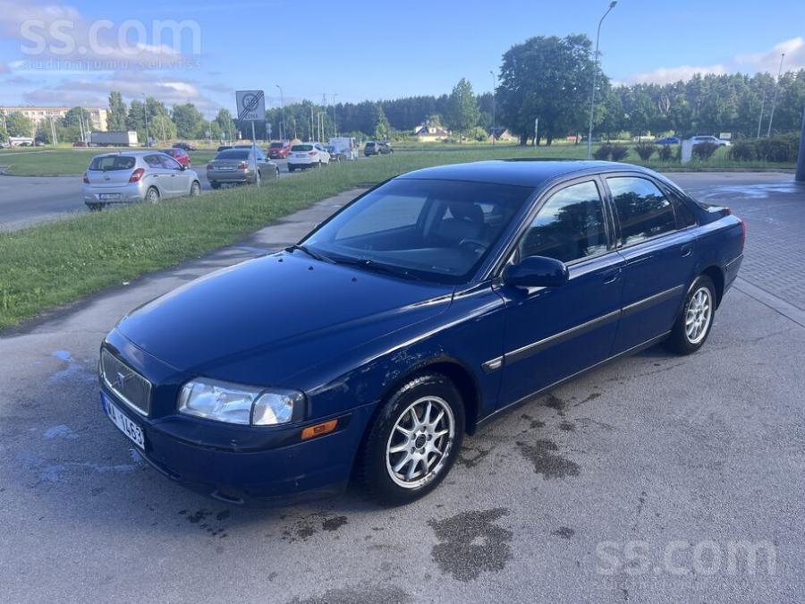 Blue Volvo S80 2002 in Riga, with an engine capacity of 2.40 L and mileage of 236 thousand km for 850 €, photo 1 on AUTOMOTO.COM.LV