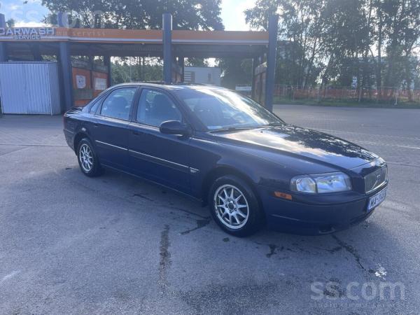Blue Volvo S80 2002 in Riga, with an engine capacity of 2.40 L and mileage of 236 thousand km for 850 €, photo 3 on AUTOMOTO.COM.LV