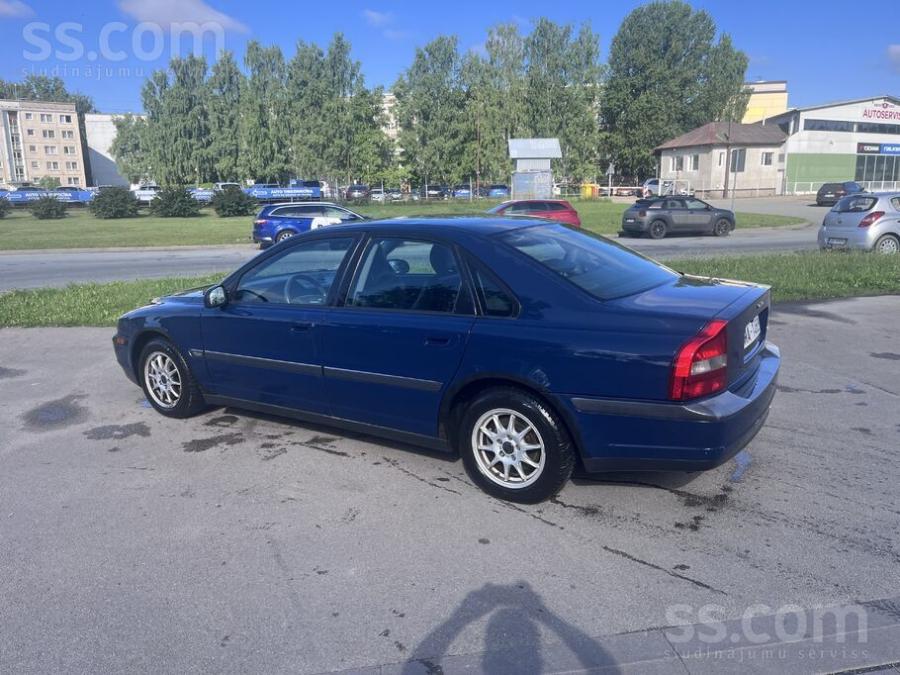 Blue Volvo S80 2002 in Riga, with an engine capacity of 2.40 L and mileage of 236 thousand km for 850 €, photo 5 on AUTOMOTO.COM.LV