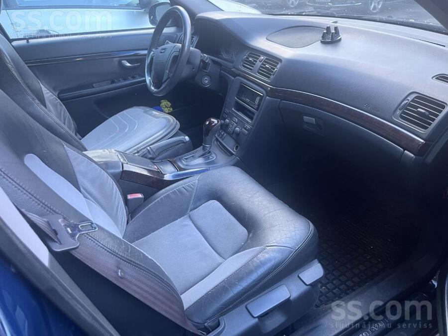 Blue Volvo S80 2002 in Riga, with an engine capacity of 2.40 L and mileage of 236 thousand km for 850 €, photo 7 on AUTOMOTO.COM.LV