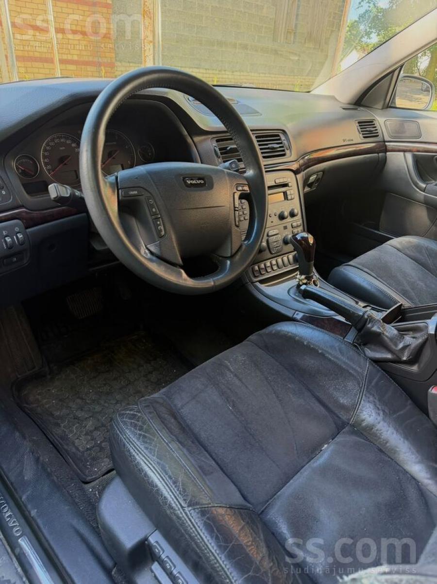 Blue Volvo S80 2002 in Dobele, with an engine capacity of 2.40 L and mileage of 500 thousand km for 550 €, photo 4 on AUTOMOTO.COM.LV