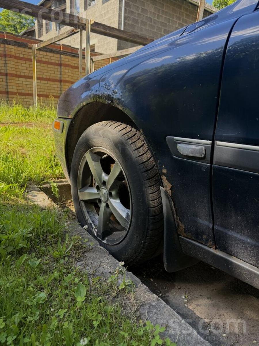 Blue Volvo S80 2002 in Dobele, with an engine capacity of 2.40 L and mileage of 500 thousand km for 550 €, photo 5 on AUTOMOTO.COM.LV