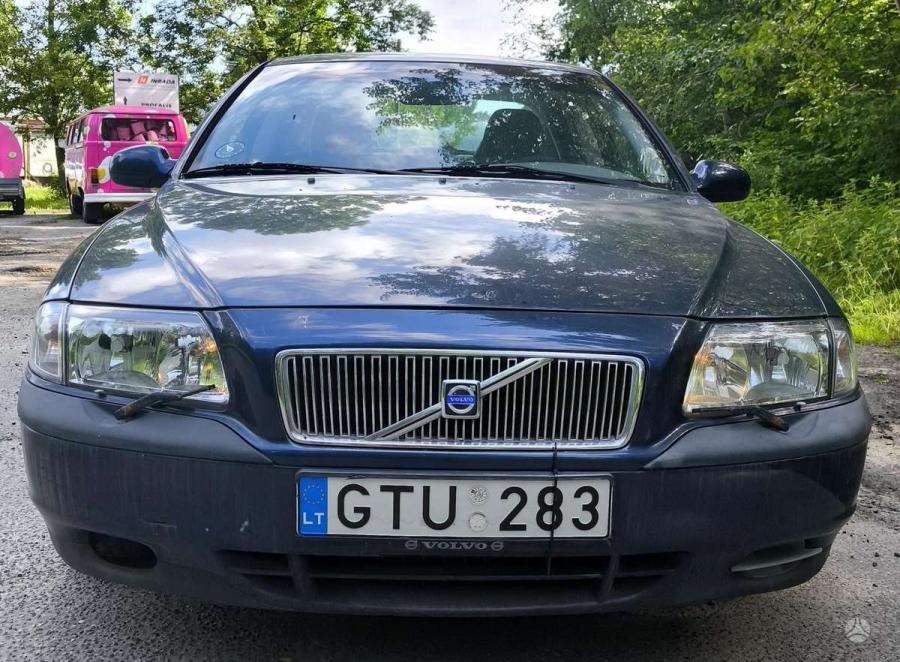 Blue Volvo S80 2002 in Kaunas, with an engine capacity of 2.44 L and mileage of 335 thousand km for 690 €, photo 4 on AUTOMOTO.COM.LV
